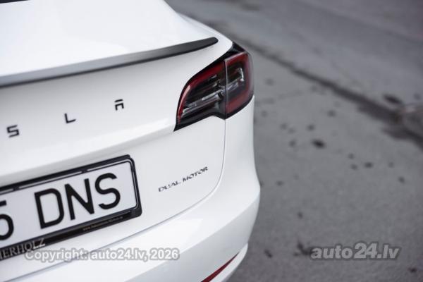Balts Tesla Model 3 2021 Tallina, ar dzinēja tilpumu 0.00 L un nobraukumu 71 tūkst. km par 31550 €, foto 7 vietnē AUTOMOTO.COM.LV