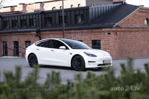 Balts Tesla Model 3 2021 Tallina, ar dzinēja tilpumu 0.00 L un nobraukumu 71 tūkst. km par 31550 €, foto 8 vietnē AUTOMOTO.COM.LV