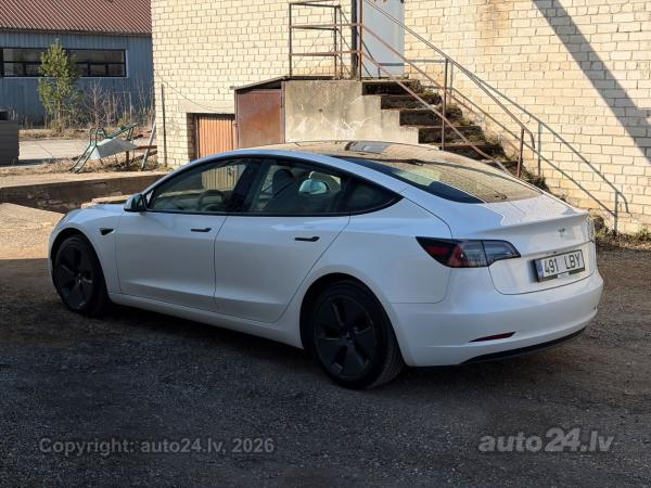 Balts Tesla Model 3 2021 Tallina, ar dzinēja tilpumu 0.00 L un nobraukumu 100 tūkst. km par 22500 €, foto 4 vietnē AUTOMOTO.COM.LV