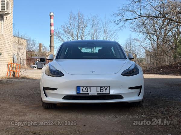 Balts Tesla Model 3 2021 Tallina, ar dzinēja tilpumu 0.00 L un nobraukumu 100 tūkst. km par 22500 €, foto 5 vietnē AUTOMOTO.COM.LV