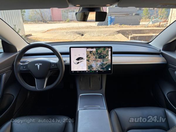 Balts Tesla Model 3 2021 Tallina, ar dzinēja tilpumu 0.00 L un nobraukumu 100 tūkst. km par 22500 €, foto 10 vietnē AUTOMOTO.COM.LV