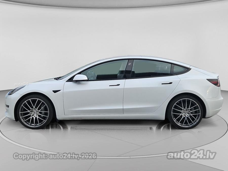 Balts Tesla Model 3 2021 Tallina, ar dzinēja tilpumu 0.00 L un nobraukumu 61 tūkst. km par 29790 €, foto 3 vietnē AUTOMOTO.COM.LV