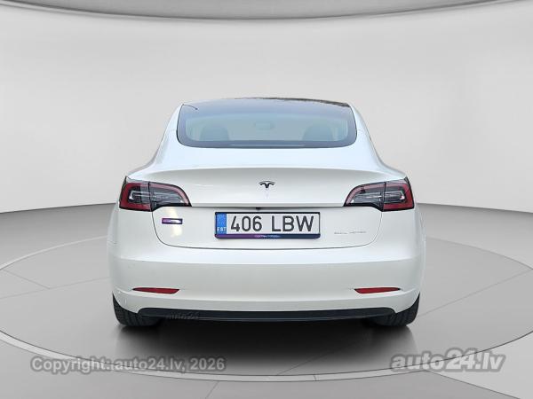 Balts Tesla Model 3 2021 Tallina, ar dzinēja tilpumu 0.00 L un nobraukumu 61 tūkst. km par 29790 €, foto 4 vietnē AUTOMOTO.COM.LV