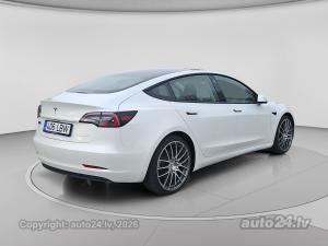 Balts Tesla Model 3 2021 Tallina, ar dzinēja tilpumu 0.00 L un nobraukumu 61 tūkst. km par 29790 €, foto 6 vietnē AUTOMOTO.COM.LV