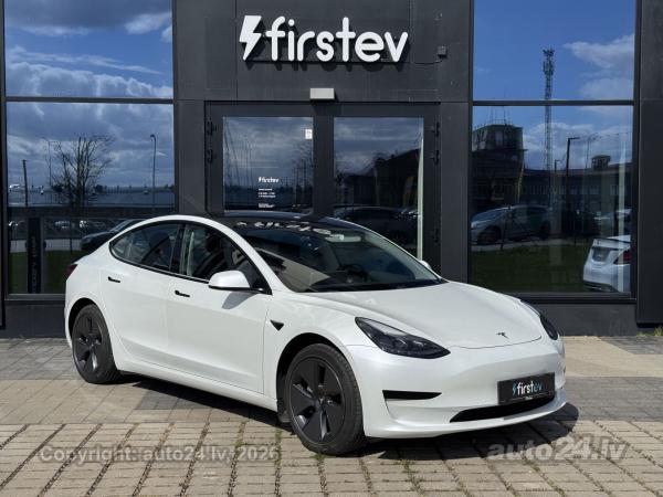 Balts Tesla Model 3 2021 Tallina, ar dzinēja tilpumu 0.00 L un nobraukumu 101 tūkst. km par 23990 €, foto 1 vietnē AUTOMOTO.COM.LV