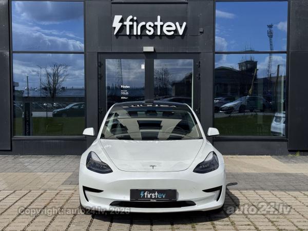 Balts Tesla Model 3 2021 Tallina, ar dzinēja tilpumu 0.00 L un nobraukumu 101 tūkst. km par 23990 €, foto 3 vietnē AUTOMOTO.COM.LV