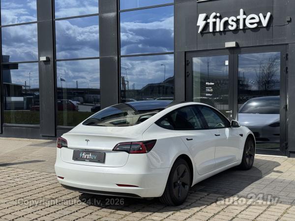 Balts Tesla Model 3 2021 Tallina, ar dzinēja tilpumu 0.00 L un nobraukumu 101 tūkst. km par 23990 €, foto 5 vietnē AUTOMOTO.COM.LV