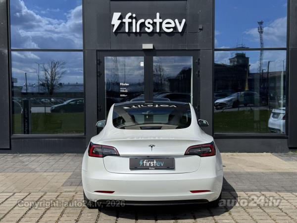 Balts Tesla Model 3 2021 Tallina, ar dzinēja tilpumu 0.00 L un nobraukumu 101 tūkst. km par 23990 €, foto 6 vietnē AUTOMOTO.COM.LV