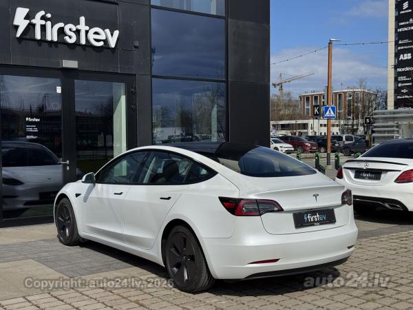 Balts Tesla Model 3 2021 Tallina, ar dzinēja tilpumu 0.00 L un nobraukumu 101 tūkst. km par 23990 €, foto 7 vietnē AUTOMOTO.COM.LV