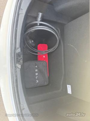White Tesla Model 3 2021 in Tallinn, with an engine capacity of 0.00 L and mileage of 102 thousand km for 27500 €, photo 7 on AUTOMOTO.COM.LV