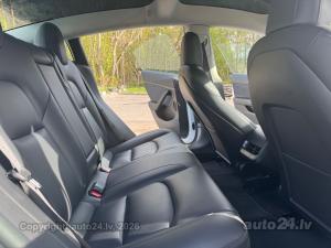 White Tesla Model 3 2021 in Tallinn, with an engine capacity of 0.00 L and mileage of 102 thousand km for 27500 €, photo 8 on AUTOMOTO.COM.LV
