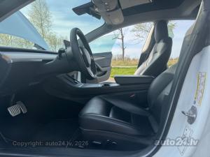 White Tesla Model 3 2021 in Tallinn, with an engine capacity of 0.00 L and mileage of 102 thousand km for 27500 €, photo 11 on AUTOMOTO.COM.LV