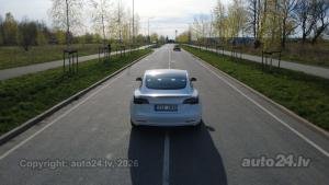 White Tesla Model 3 2021 in Tallinn, with an engine capacity of 0.00 L and mileage of 102 thousand km for 27500 €, photo 15 on AUTOMOTO.COM.LV