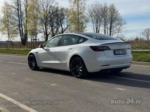 White Tesla Model 3 2021 in Tallinn, with an engine capacity of 0.00 L and mileage of 102 thousand km for 27500 €, photo 20 on AUTOMOTO.COM.LV