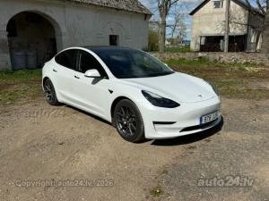 White Tesla Model 3 2021 in Tallinn, with an engine capacity of 0.00 L and mileage of 93 thousand km for 18000 €, photo 3 on AUTOMOTO.COM.LV