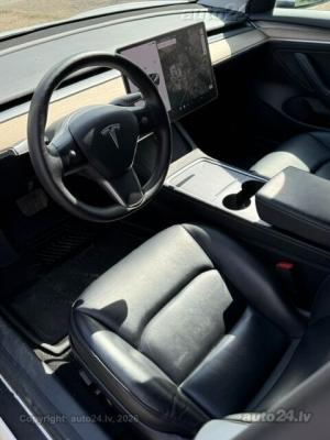 White Tesla Model 3 2021 in Tallinn, with an engine capacity of 0.00 L and mileage of 93 thousand km for 18000 €, photo 6 on AUTOMOTO.COM.LV