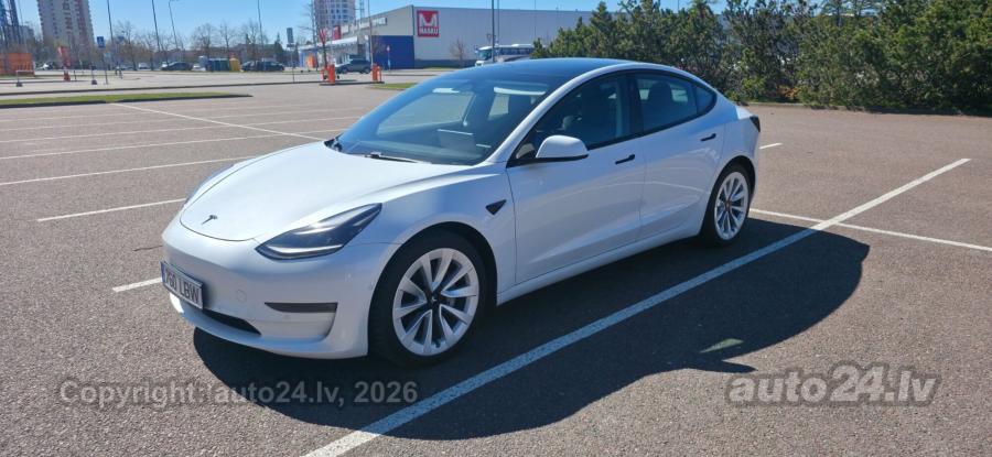 White Tesla Model 3 2021 in Tallinn, with an engine capacity of 0.00 L and mileage of 87 thousand km for 27400 €, photo 3 on AUTOMOTO.COM.LV