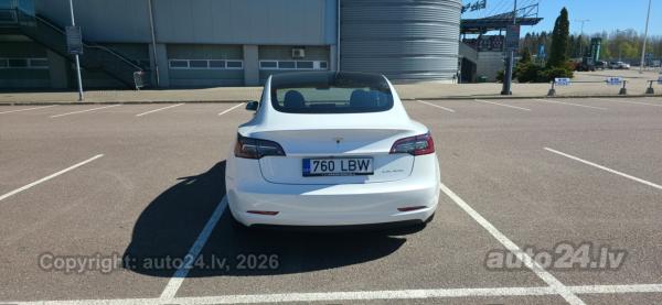 Белый Тесла Модель 3 2021 в Таллин, объемом двигателя 0.00 л и пробегом 87 тыс. км за 27400 €, фото 5 на AUTOMOTO.COM.LV