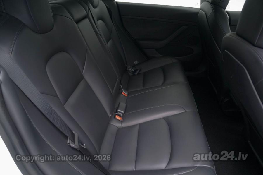 Balts Tesla Model 3 2021 Tallina, ar dzinēja tilpumu 0.00 L un nobraukumu 103 tūkst. km par 28490 €, foto 14 vietnē AUTOMOTO.COM.LV