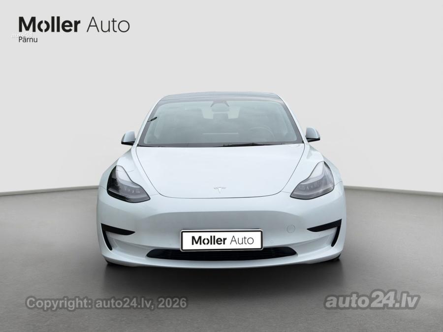 Белый Тесла Модель 3 2021 в Пярну, объемом двигателя 0.00 л и пробегом 103 тыс. км за 25900 €, фото 4 на AUTOMOTO.COM.LV