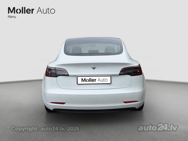 Balts Tesla Model 3 2021 Pērnava, ar dzinēja tilpumu 0.00 L un nobraukumu 103 tūkst. km par 25900 €, foto 4 vietnē AUTOMOTO.COM.LV