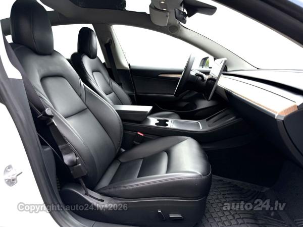 Balts Tesla Model 3 2021 Pērnava, ar dzinēja tilpumu 0.00 L un nobraukumu 103 tūkst. km par 25900 €, foto 5 vietnē AUTOMOTO.COM.LV