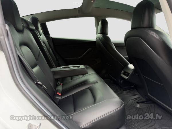 Balts Tesla Model 3 2021 Pērnava, ar dzinēja tilpumu 0.00 L un nobraukumu 103 tūkst. km par 25900 €, foto 7 vietnē AUTOMOTO.COM.LV