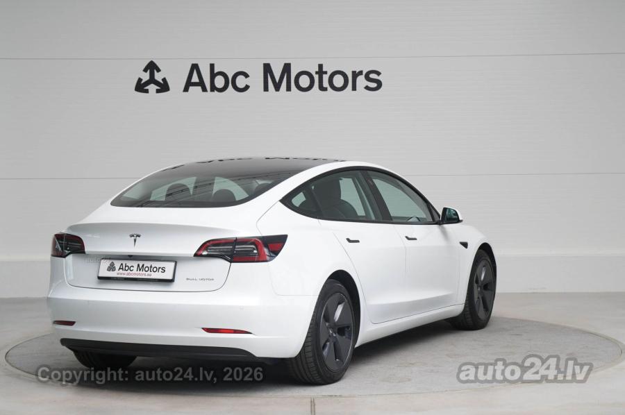 Balts Tesla Model 3 2021 Tallina, ar dzinēja tilpumu 0.00 L un nobraukumu 70 tūkst. km par 31990 €, foto 5 vietnē AUTOMOTO.COM.LV