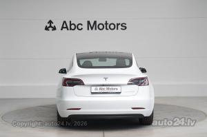 Balts Tesla Model 3 2021 Tallina, ar dzinēja tilpumu 0.00 L un nobraukumu 70 tūkst. km par 31990 €, foto 6 vietnē AUTOMOTO.COM.LV