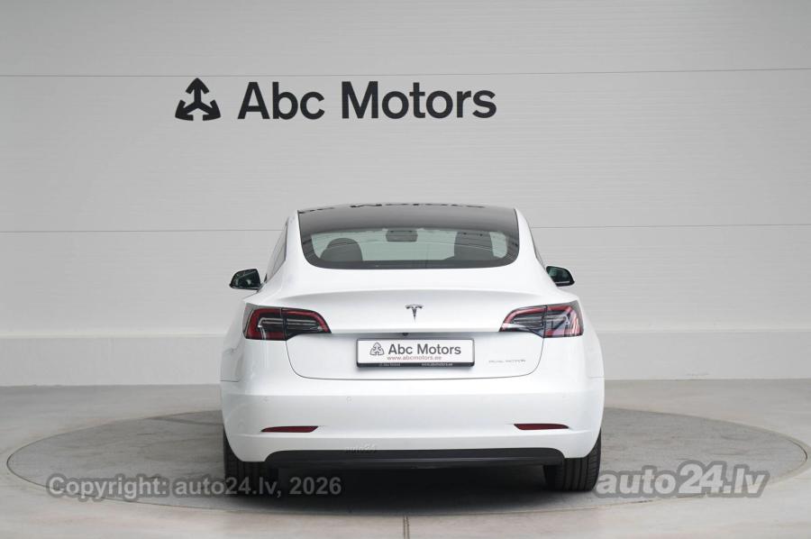 Balts Tesla Model 3 2021 Tallina, ar dzinēja tilpumu 0.00 L un nobraukumu 70 tūkst. km par 31990 €, foto 6 vietnē AUTOMOTO.COM.LV