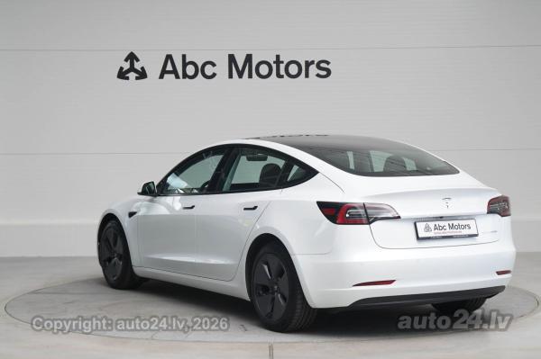 Balts Tesla Model 3 2021 Tallina, ar dzinēja tilpumu 0.00 L un nobraukumu 70 tūkst. km par 31990 €, foto 6 vietnē AUTOMOTO.COM.LV