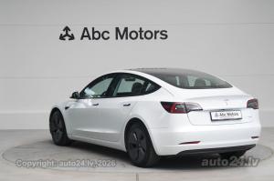 Balts Tesla Model 3 2021 Tallina, ar dzinēja tilpumu 0.00 L un nobraukumu 70 tūkst. km par 31990 €, foto 7 vietnē AUTOMOTO.COM.LV