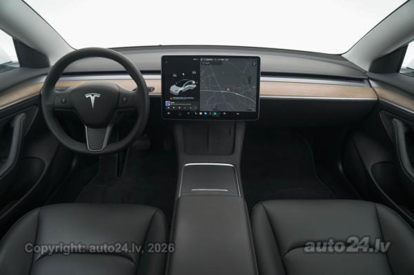 Balts Tesla Model 3 2021 Tallina, ar dzinēja tilpumu 0.00 L un nobraukumu 70 tūkst. km par 31990 €, foto 8 vietnē AUTOMOTO.COM.LV