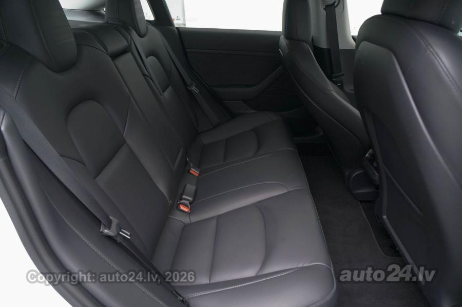 Balts Tesla Model 3 2021 Tallina, ar dzinēja tilpumu 0.00 L un nobraukumu 70 tūkst. km par 31990 €, foto 13 vietnē AUTOMOTO.COM.LV