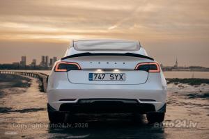 Balts Tesla Model 3 2021 Tallina, ar dzinēja tilpumu 0.00 L un nobraukumu 85 tūkst. km par 24000 €, foto 4 vietnē AUTOMOTO.COM.LV