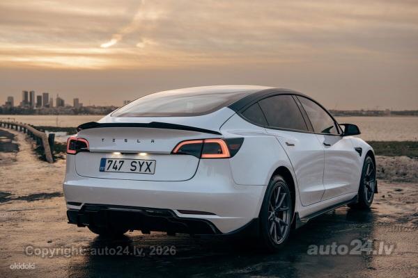 Balts Tesla Model 3 2021 Tallina, ar dzinēja tilpumu 0.00 L un nobraukumu 85 tūkst. km par 24000 €, foto 4 vietnē AUTOMOTO.COM.LV