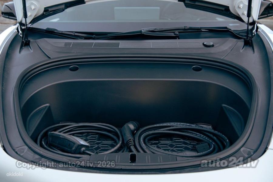 Balts Tesla Model 3 2021 Tallina, ar dzinēja tilpumu 0.00 L un nobraukumu 85 tūkst. km par 24000 €, foto 16 vietnē AUTOMOTO.COM.LV