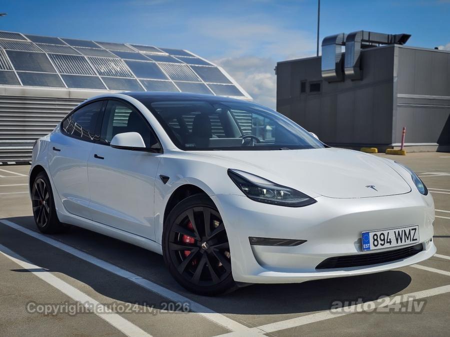 Balts Tesla Model 3 2021 Tallina, ar dzinēja tilpumu 0.00 L un nobraukumu 91 tūkst. km par 29000 €, foto 1 vietnē AUTOMOTO.COM.LV