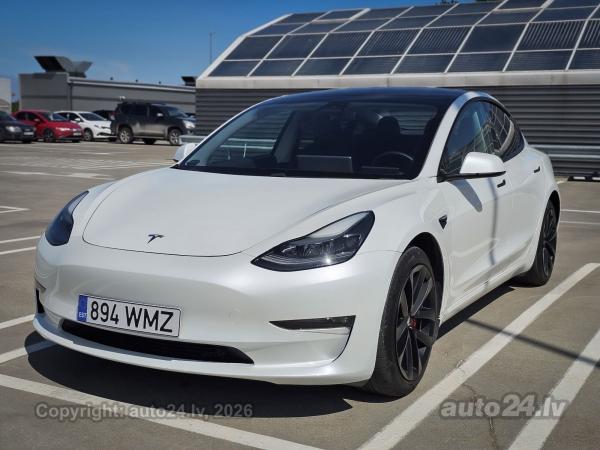 Balts Tesla Model 3 2021 Tallina, ar dzinēja tilpumu 0.00 L un nobraukumu 91 tūkst. km par 29000 €, foto 3 vietnē AUTOMOTO.COM.LV