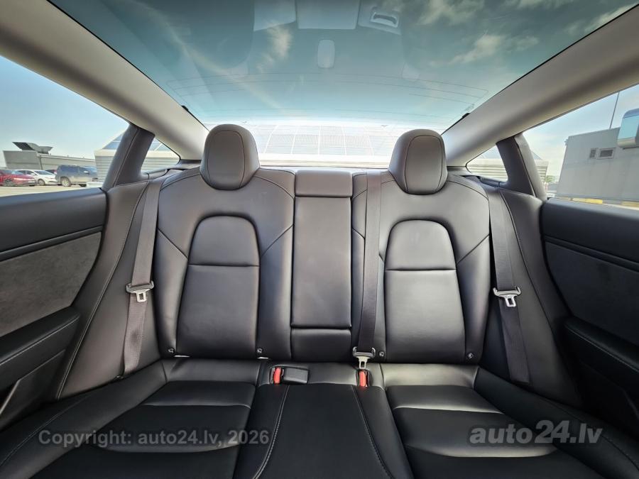 Balts Tesla Model 3 2021 Tallina, ar dzinēja tilpumu 0.00 L un nobraukumu 91 tūkst. km par 29000 €, foto 13 vietnē AUTOMOTO.COM.LV