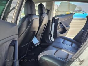 Balts Tesla Model 3 2021 Tallina, ar dzinēja tilpumu 0.00 L un nobraukumu 91 tūkst. km par 29000 €, foto 19 vietnē AUTOMOTO.COM.LV