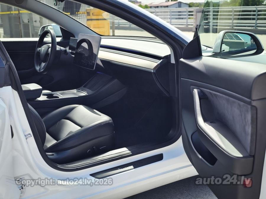 Balts Tesla Model 3 2021 Tallina, ar dzinēja tilpumu 0.00 L un nobraukumu 91 tūkst. km par 29000 €, foto 23 vietnē AUTOMOTO.COM.LV