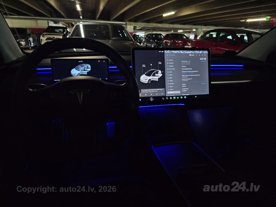 Balts Tesla Model 3 2021 Tallina, ar dzinēja tilpumu 0.00 L un nobraukumu 91 tūkst. km par 29000 €, foto 31 vietnē AUTOMOTO.COM.LV