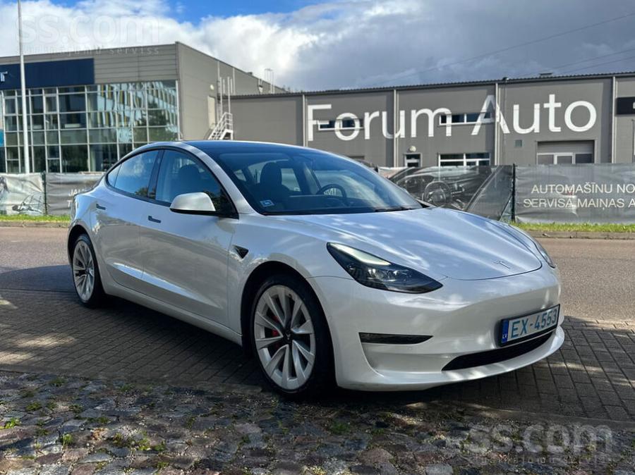 Balts Tesla Model 3 2021 Rīga, ar dzinēja tilpumu 0.00 L un nobraukumu 113 tūkst. km par 25000 €, foto 4 vietnē AUTOMOTO.COM.LV