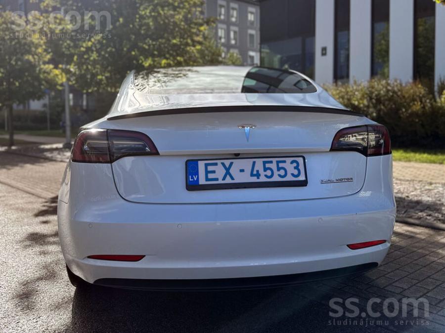 Balts Tesla Model 3 2021 Rīga, ar dzinēja tilpumu 0.00 L un nobraukumu 113 tūkst. km par 25000 €, foto 7 vietnē AUTOMOTO.COM.LV
