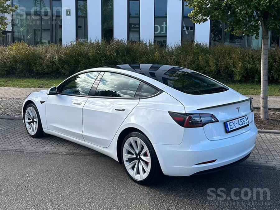 Balts Tesla Model 3 2021 Rīga, ar dzinēja tilpumu 0.00 L un nobraukumu 113 tūkst. km par 25000 €, foto 13 vietnē AUTOMOTO.COM.LV