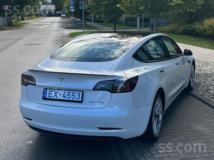 Balts Tesla Model 3 2021 Rīga, ar dzinēja tilpumu 0.00 L un nobraukumu 113 tūkst. km par 25000 €, foto 14 vietnē AUTOMOTO.COM.LV