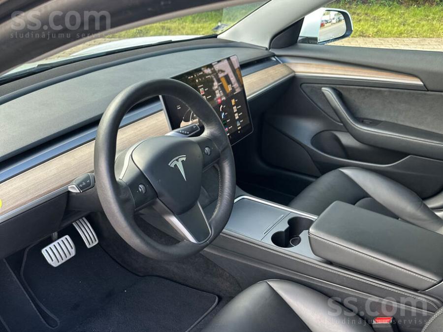 Balts Tesla Model 3 2021 Rīga, ar dzinēja tilpumu 0.00 L un nobraukumu 113 tūkst. km par 25000 €, foto 15 vietnē AUTOMOTO.COM.LV