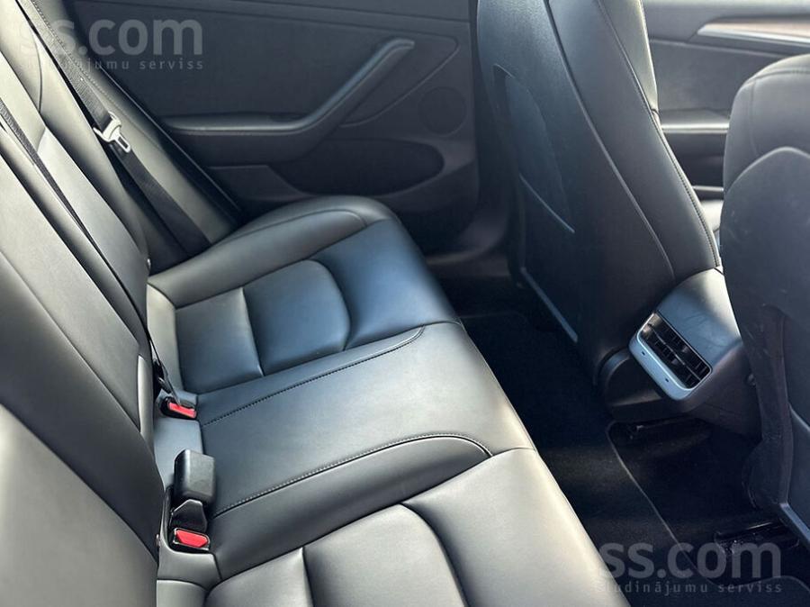 Balts Tesla Model 3 2021 Rīga, ar dzinēja tilpumu 0.00 L un nobraukumu 113 tūkst. km par 25000 €, foto 20 vietnē AUTOMOTO.COM.LV