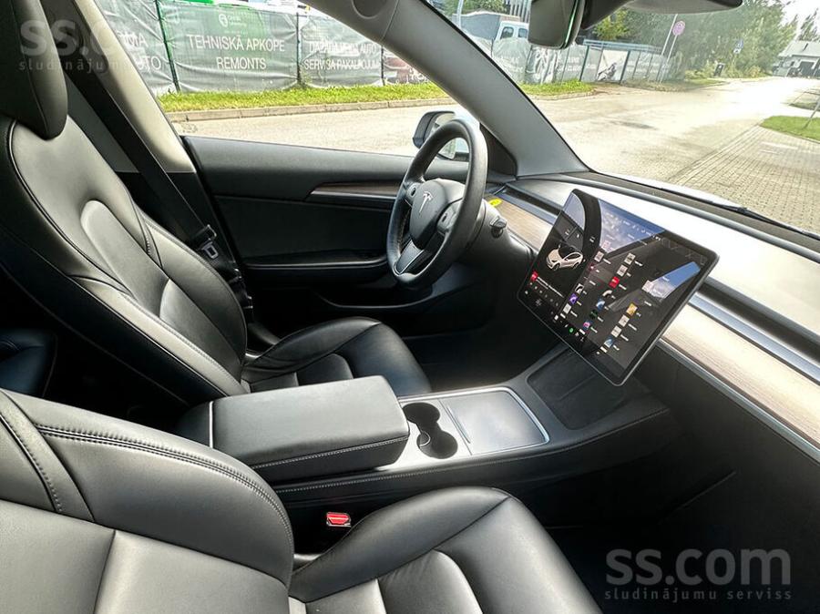Balts Tesla Model 3 2021 Rīga, ar dzinēja tilpumu 0.00 L un nobraukumu 113 tūkst. km par 25000 €, foto 22 vietnē AUTOMOTO.COM.LV